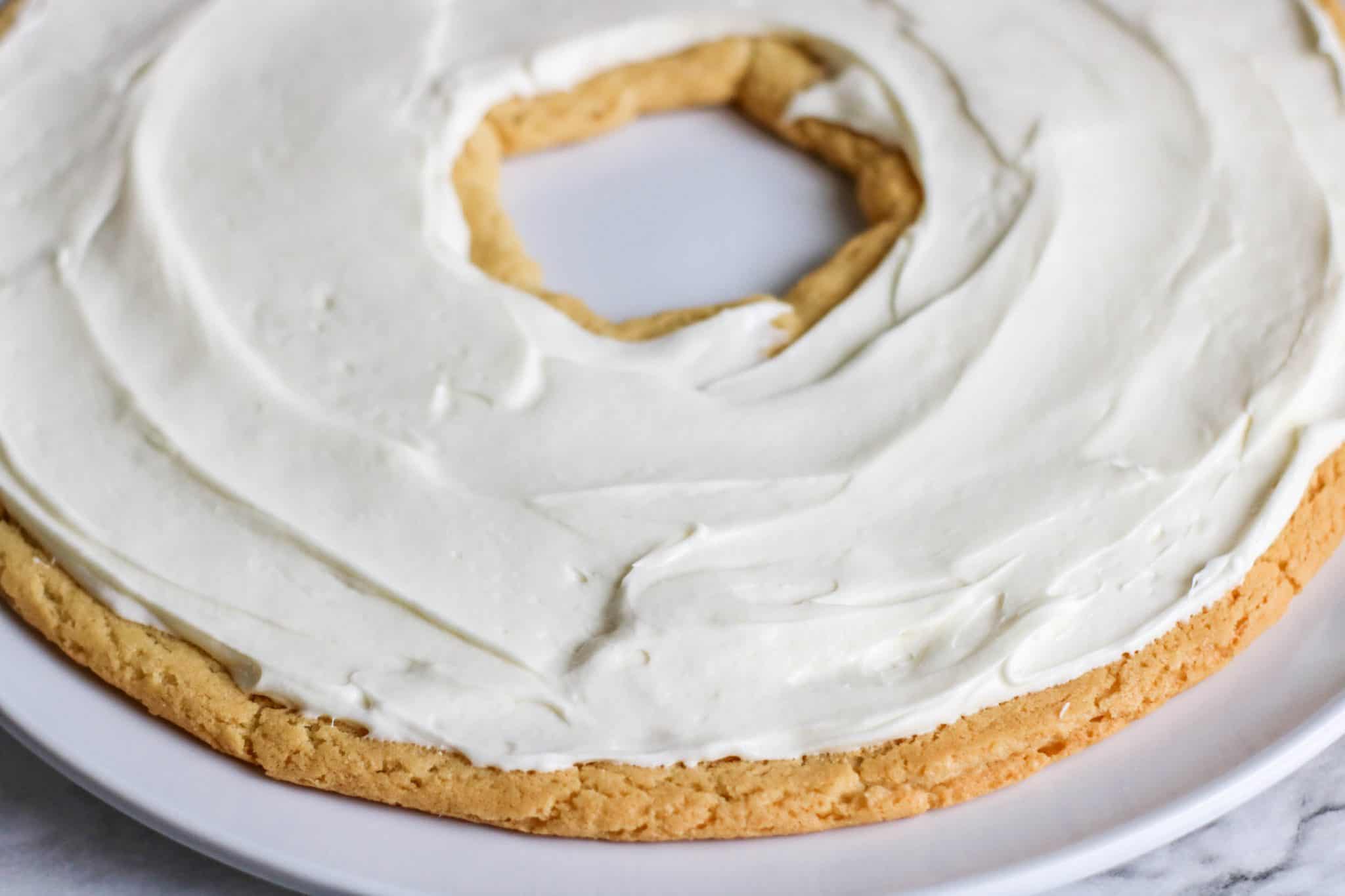 Fruit Pizza Christmas Wreath: A Festive Holiday Dessert - Marathons ...