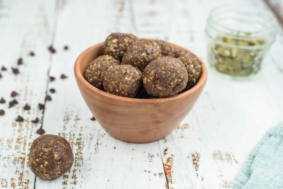 Healthy No-Bake Peanut Butter Crunch Balls - Marathons & Motivation