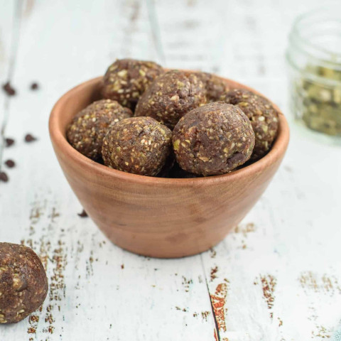 Healthy No-Bake Peanut Butter Crunch Balls - Marathons & Motivation