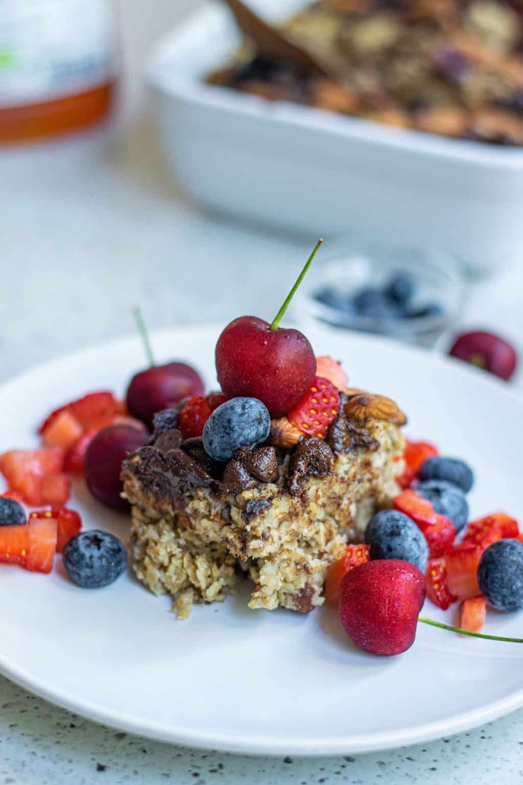 Vegan Baked Oatmeal with Fresh Fruit - Marathons & Motivation
