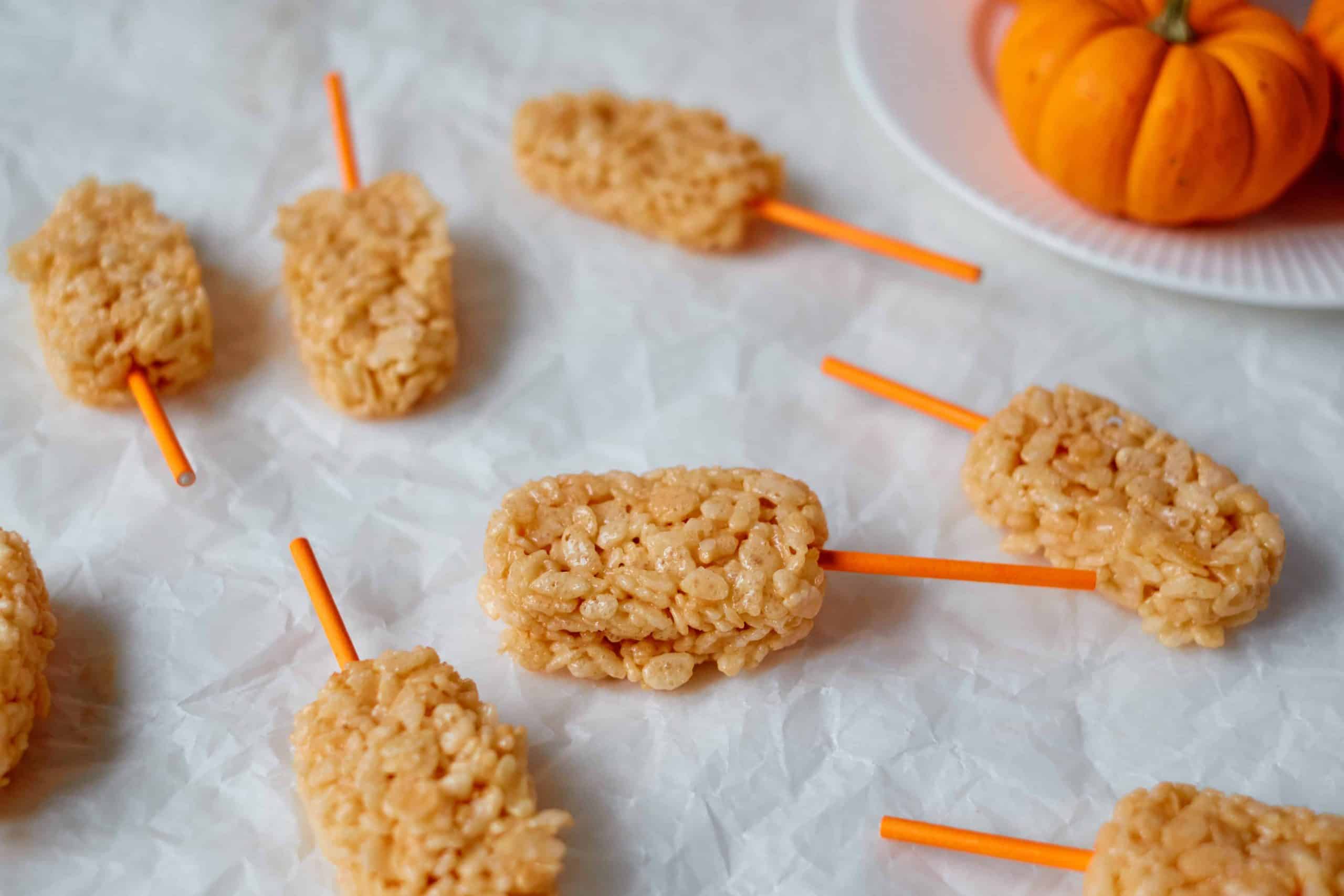Halloween Rice Krispie Pops - Marathons & Motivation