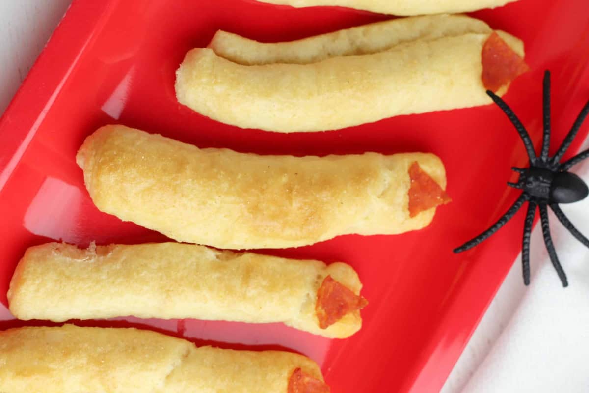 Breadstick Witch's Fingers for Halloween - Marathons & Motivation