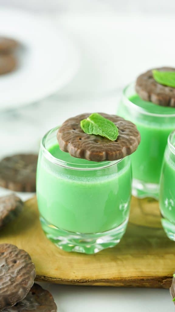 Thin Mint Shots with Girl Scout Cookies - Marathons & Motivation